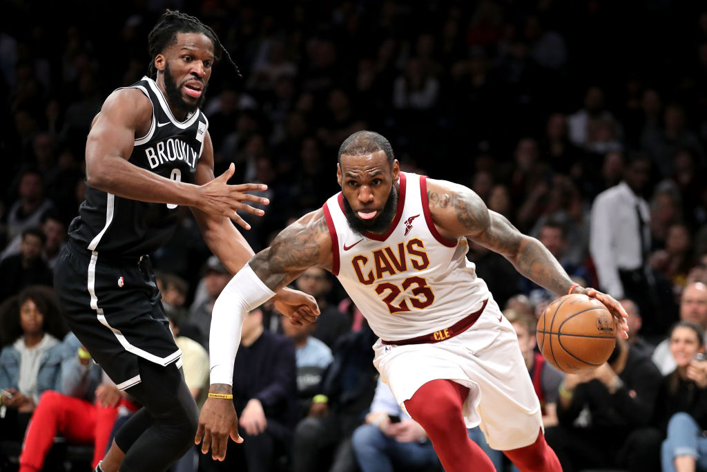 Video: LeBron James jälleen ennätysten kirjoihin - Golden Staten ...